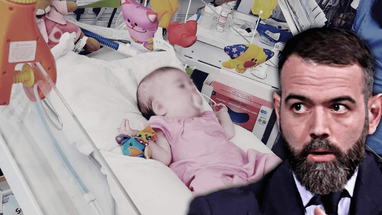 Indi Gregory, il giudice inglese risponde dopo la sua morte "Uno sputo ...