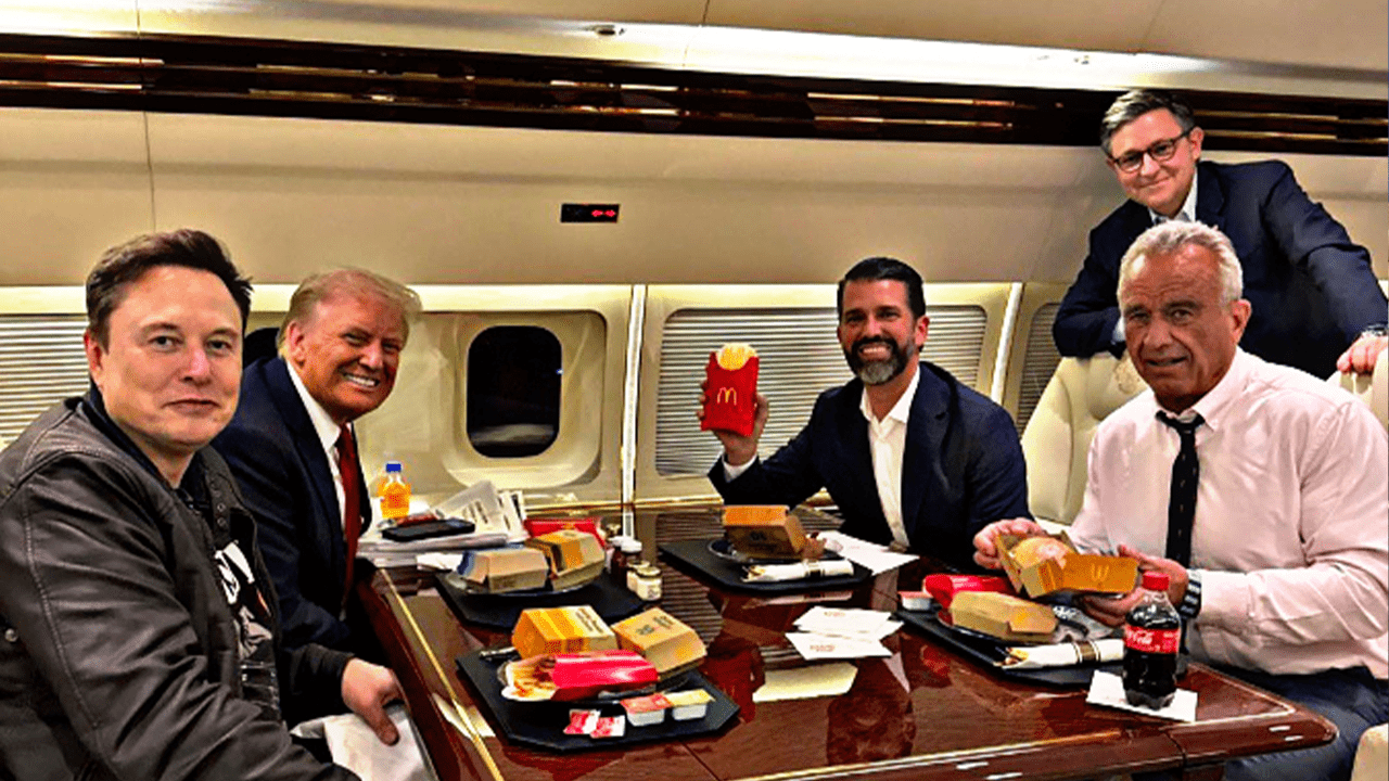 La discussa foto di Trump, Musk e Kennedy Jr. è il ritratto perfetto ...
