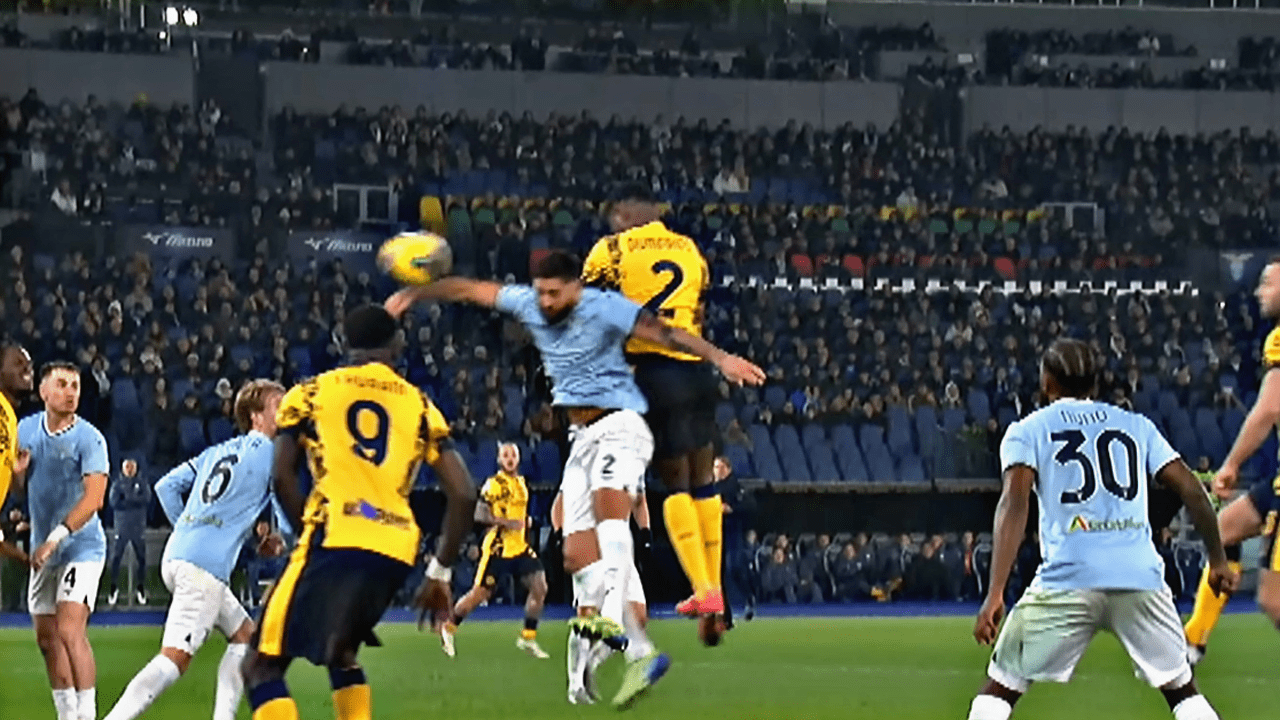 Scontro in diretta: "Rigore ridicolo per l'Inter" "Di che parliamo? Ti ...