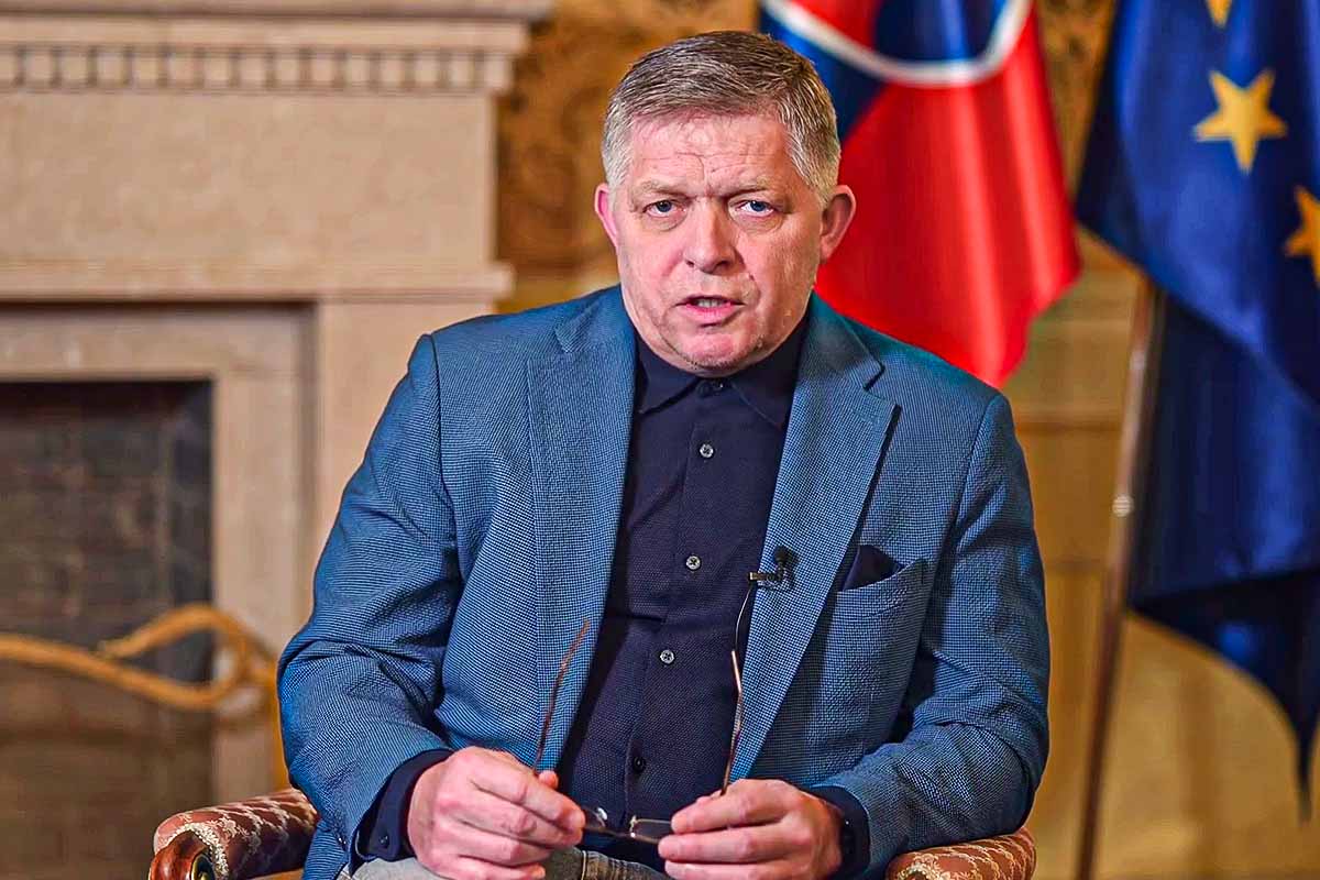 Trump, senti Robert Fico "I potenti fanno ciò che vogliono e noi ...